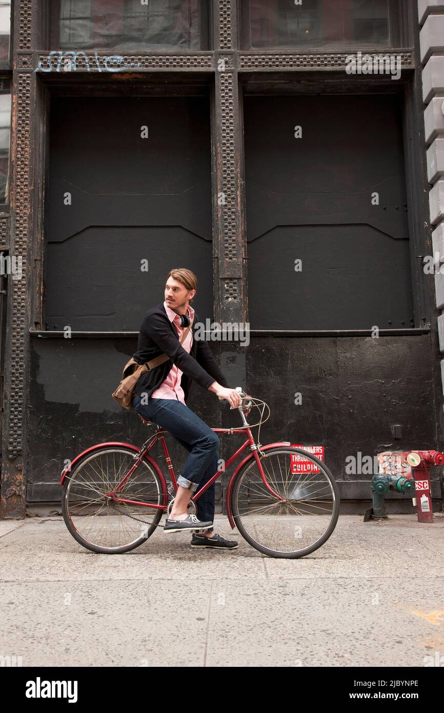 Caucasian full body hi-res stock photography and images - Alamy