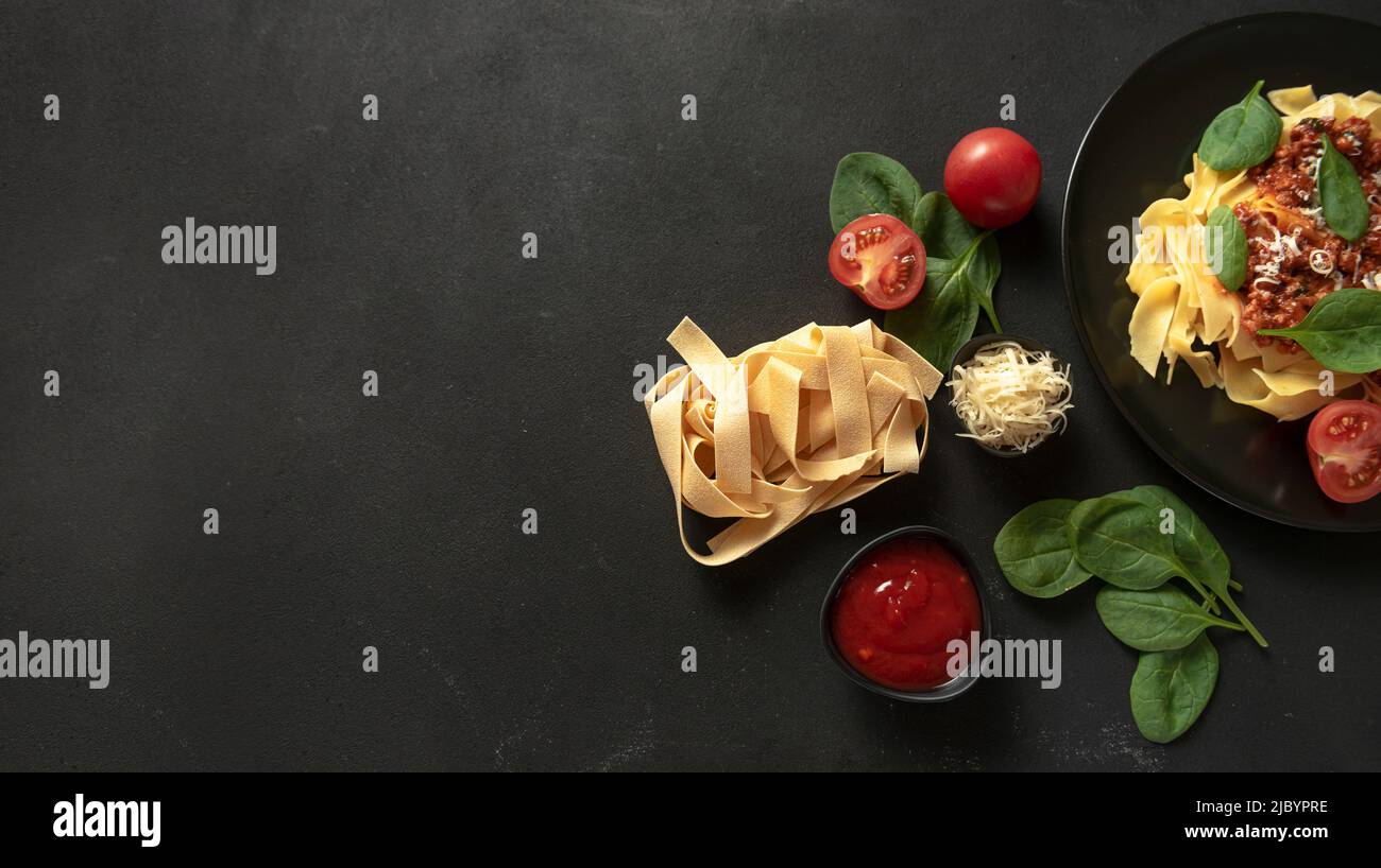 Flat pasta hi-res stock photography and images - Alamy