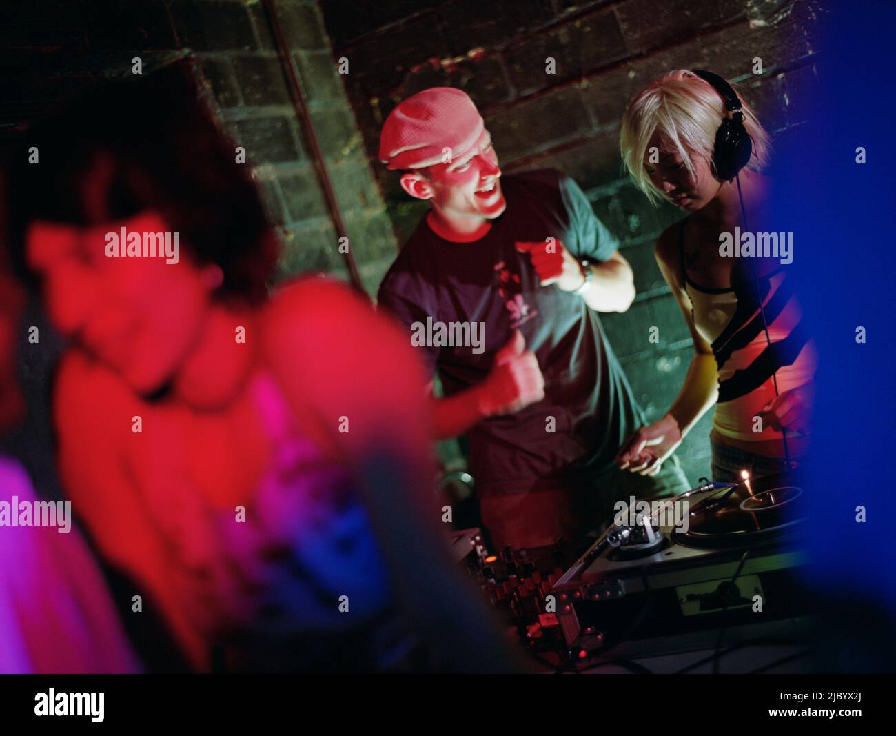 Night club dancing inside hi-res stock photography and images - Alamy