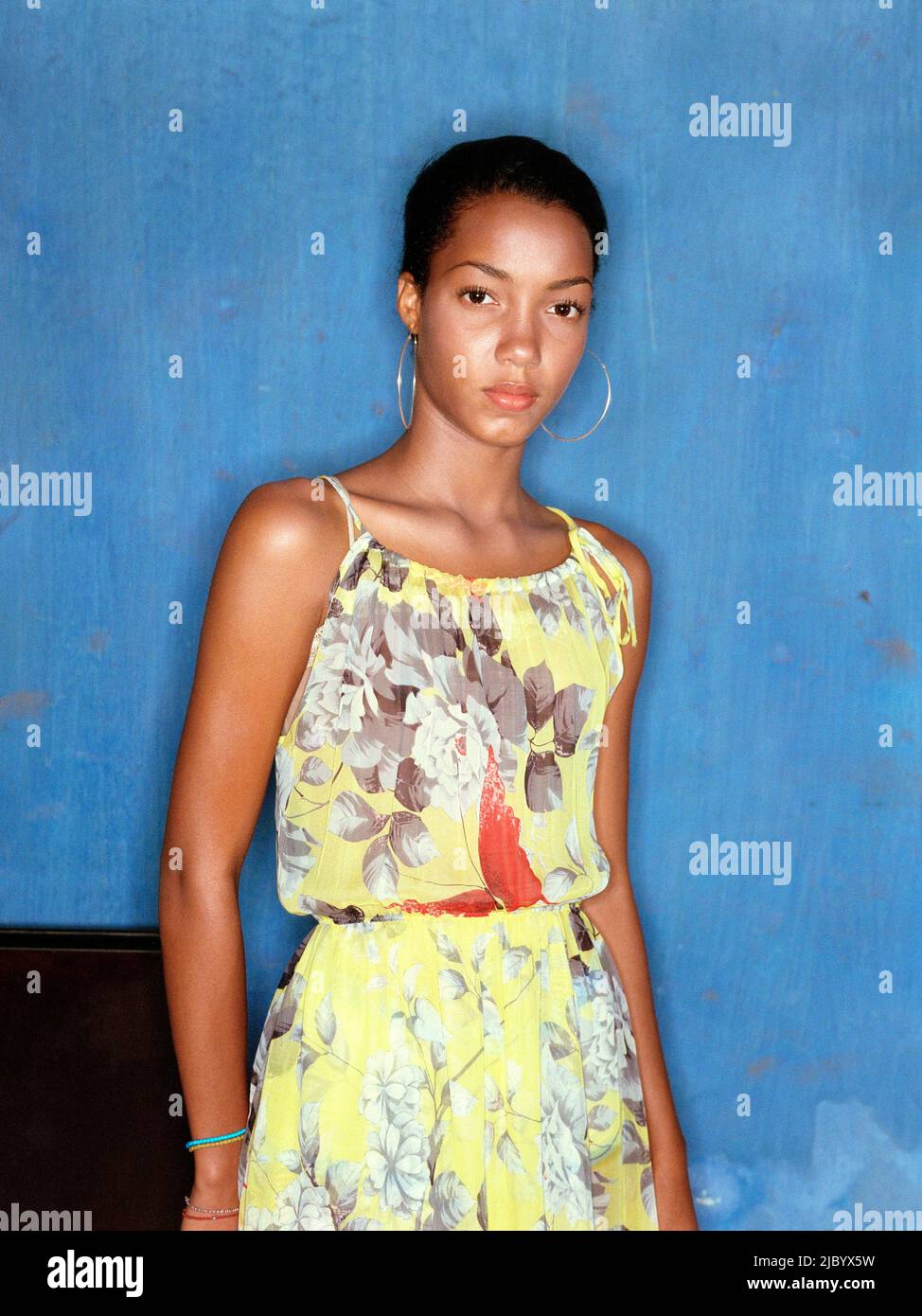 African woman in evening dress hi-res stock photography and images - Alamy