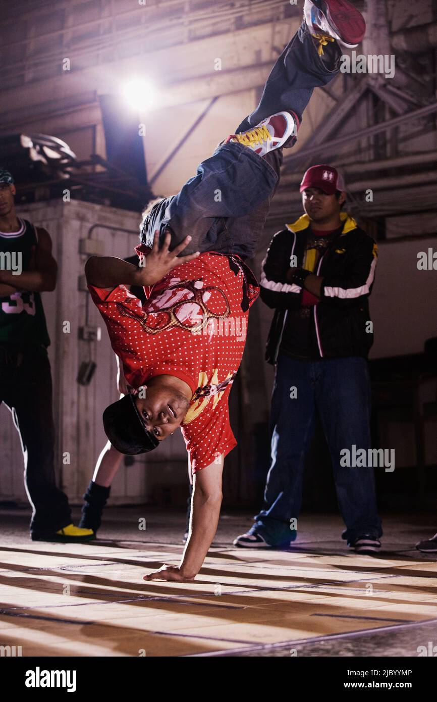 African man breakdancing Stock Photo - Alamy