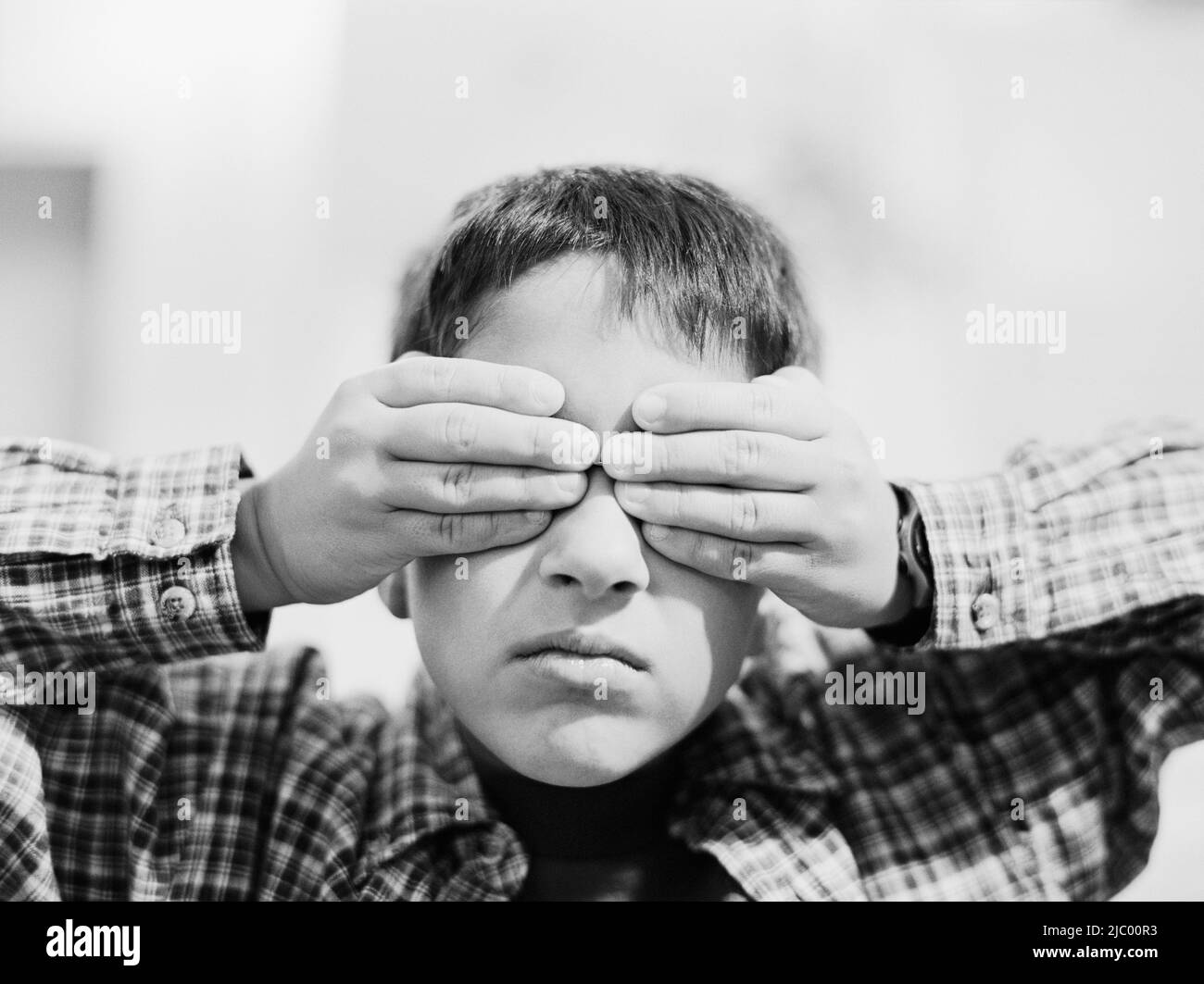 Holding hands children shy hi-res stock photography and images - Alamy