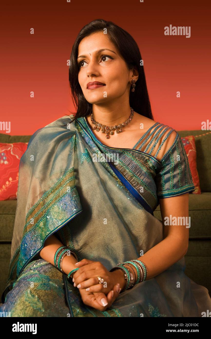 Portrait of Indian woman in traditional dress Stock Photo - Alamy