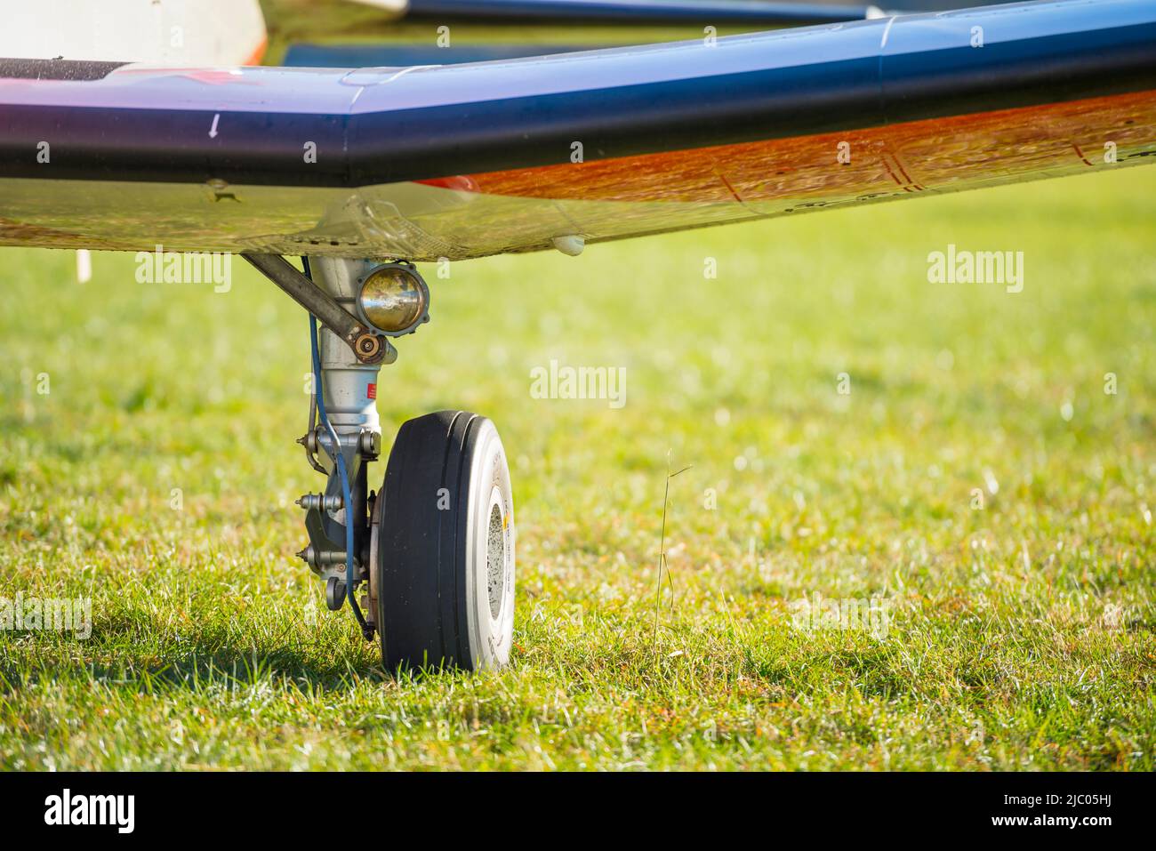 Aircraft wing structure hi-res stock photography and images - Alamy