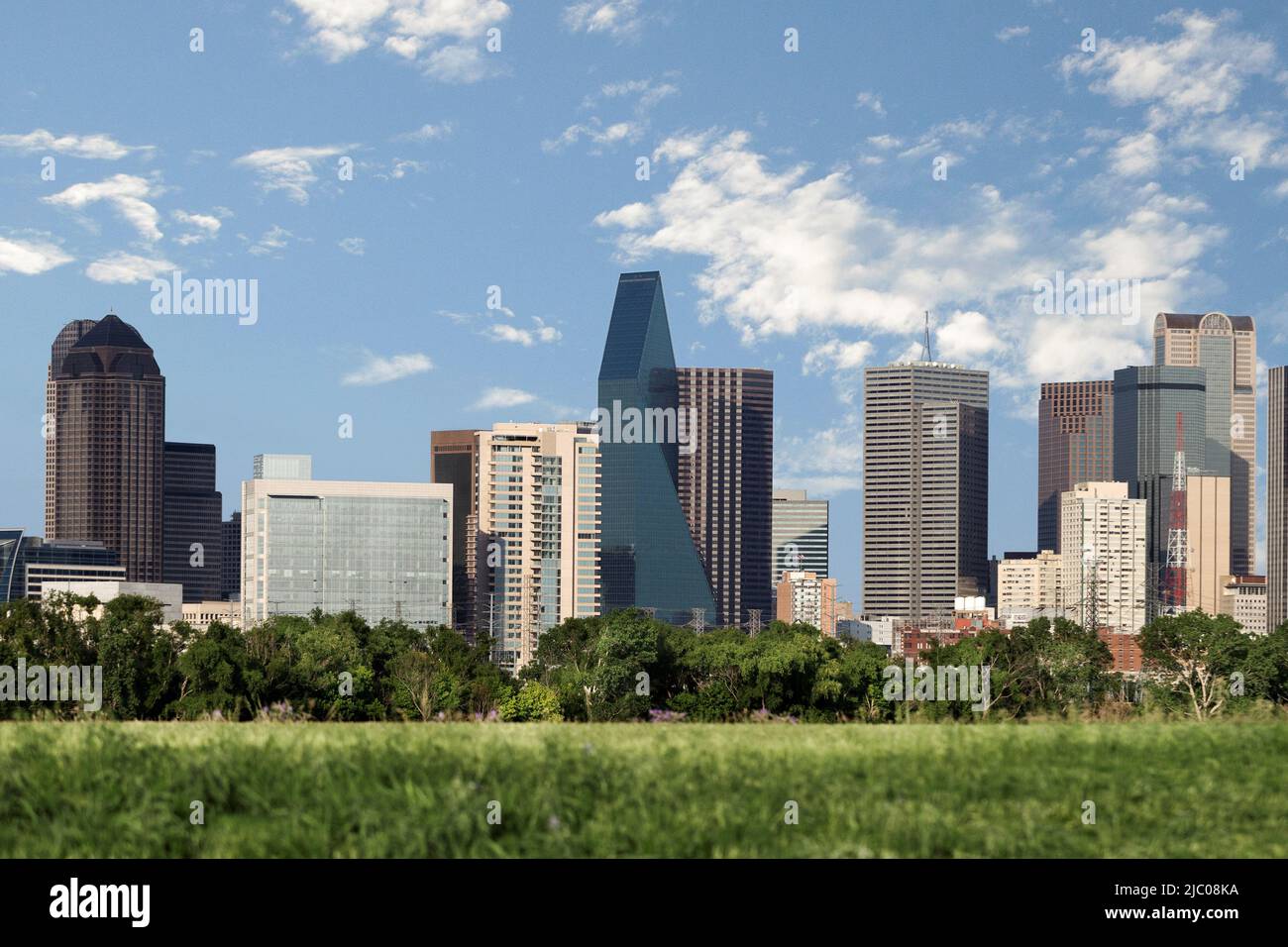 Downtown dallas daytime hi-res stock photography and images - Alamy
