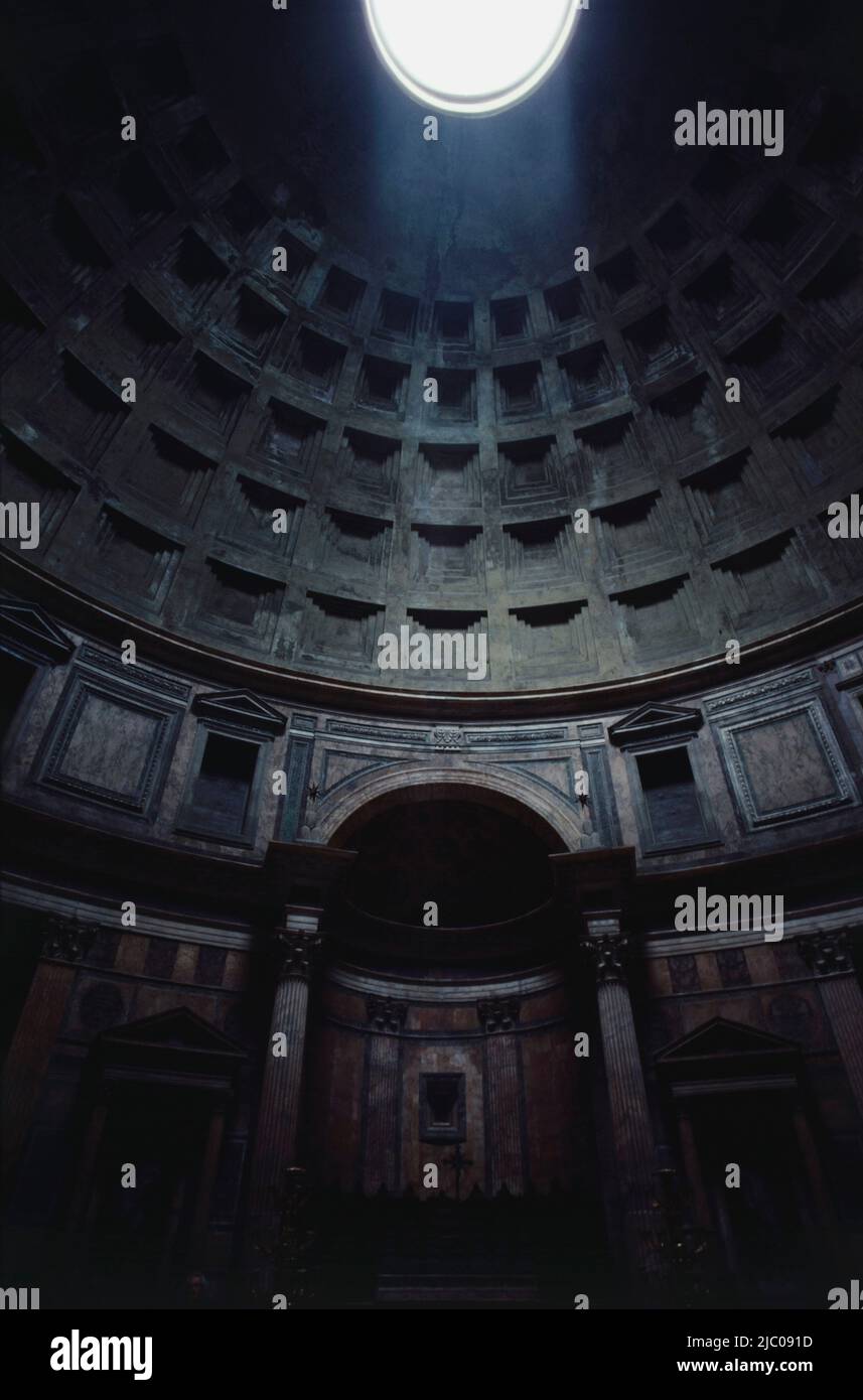 Sunlight through an oculus, Pantheon Rome, Rome, Italy Stock Photo - Alamy