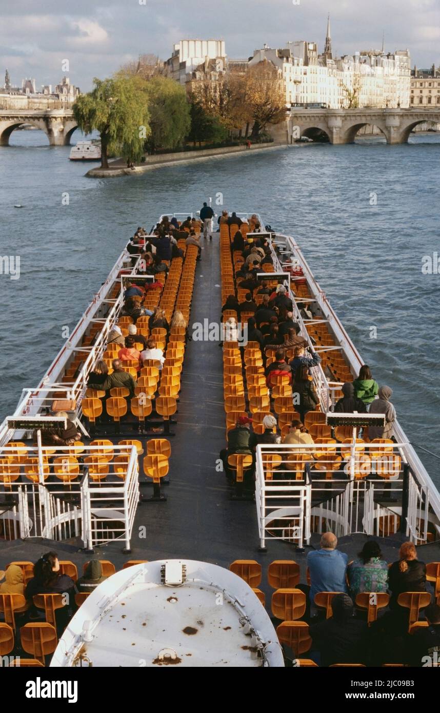 Tourboat seine river hi-res stock photography and images - Alamy
