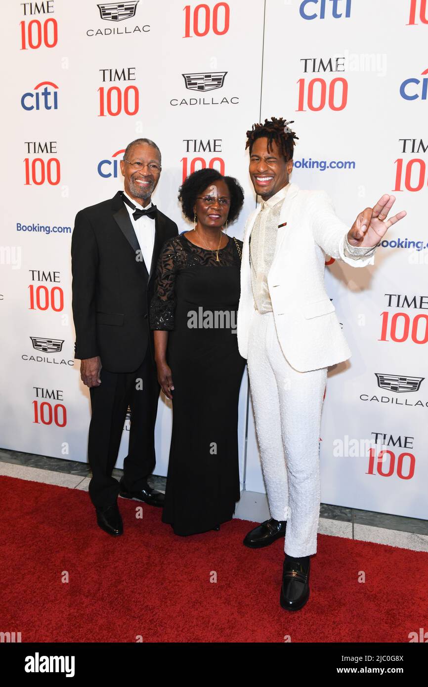 New York City. June 08, 2022, Jon Batiste and his parents attends the ...