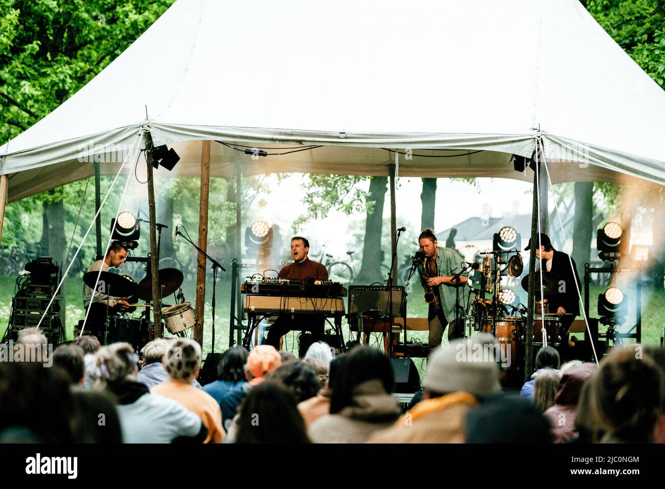 Girls in airports band hi-res stock photography and images - Alamy