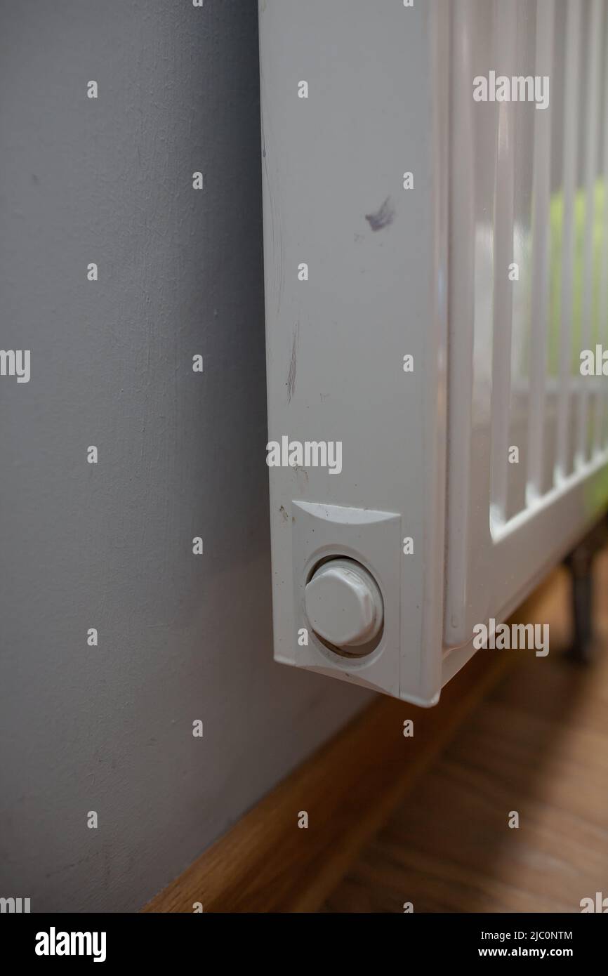 White radiator hi-res stock photography and images - Alamy