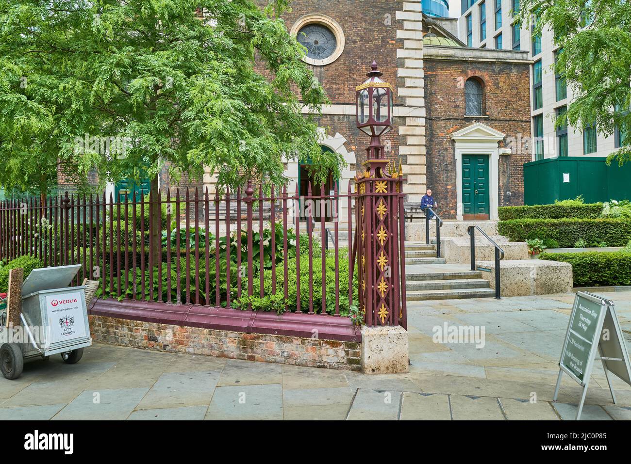 Saint botolph without aldgate london hi-res stock photography and ...