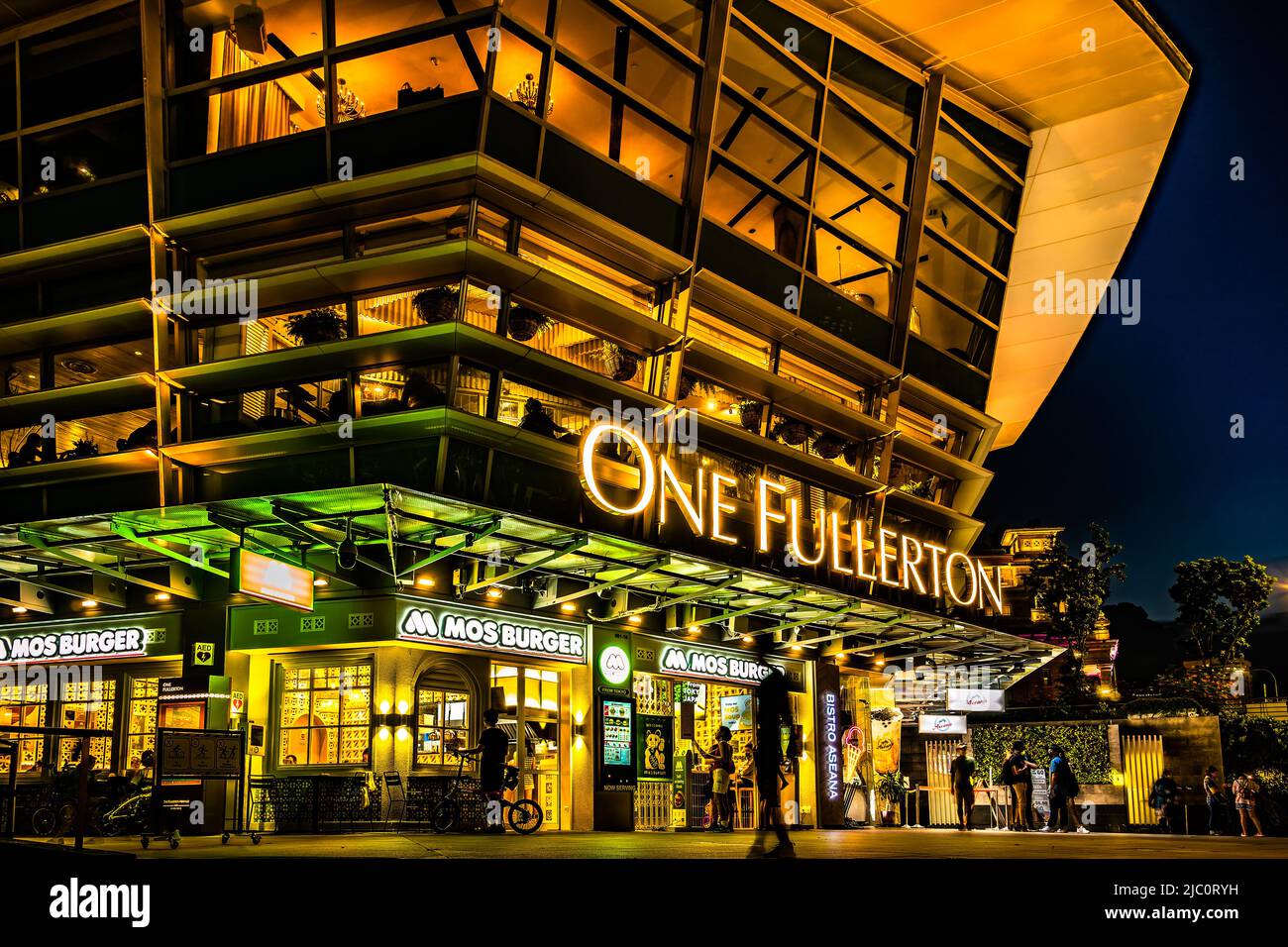 One fullerton bay singapore hi-res stock photography and images - Alamy
