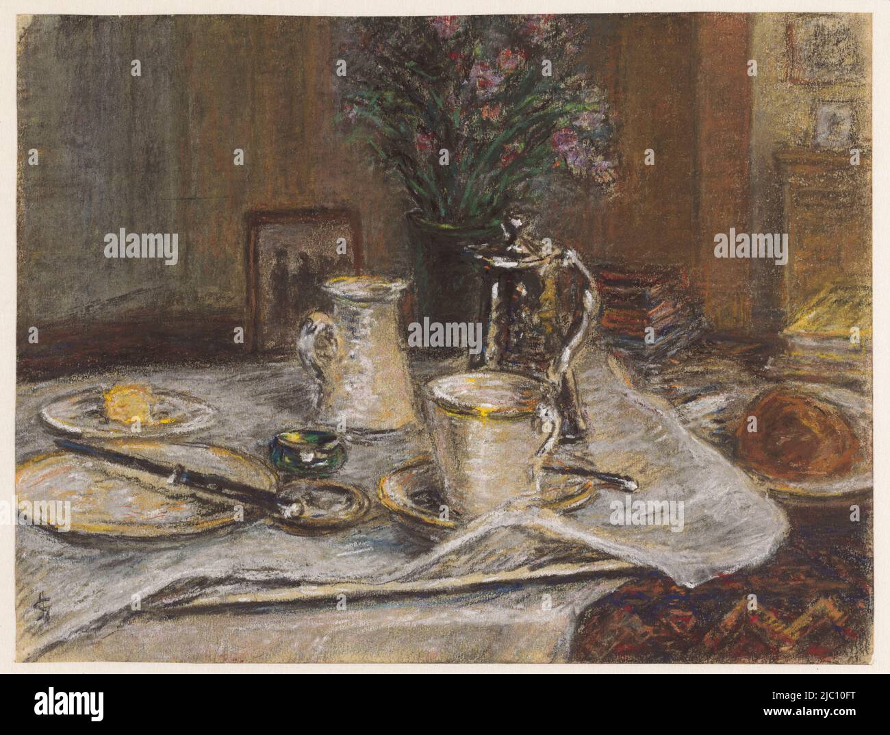 Makeshift table set hi-res stock photography and images - Alamy