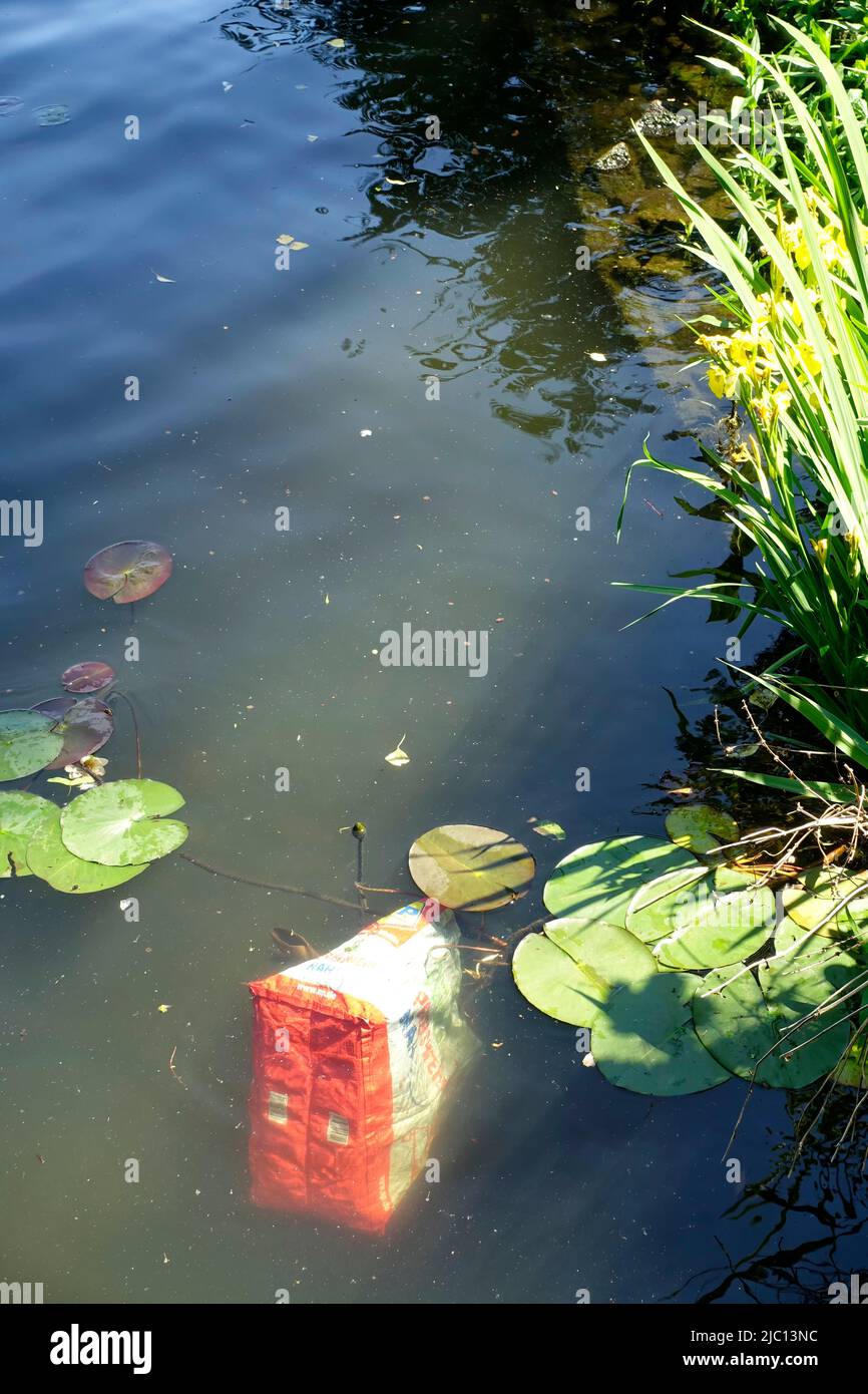 Plastic bag thrown away hi-res stock photography and images - Alamy