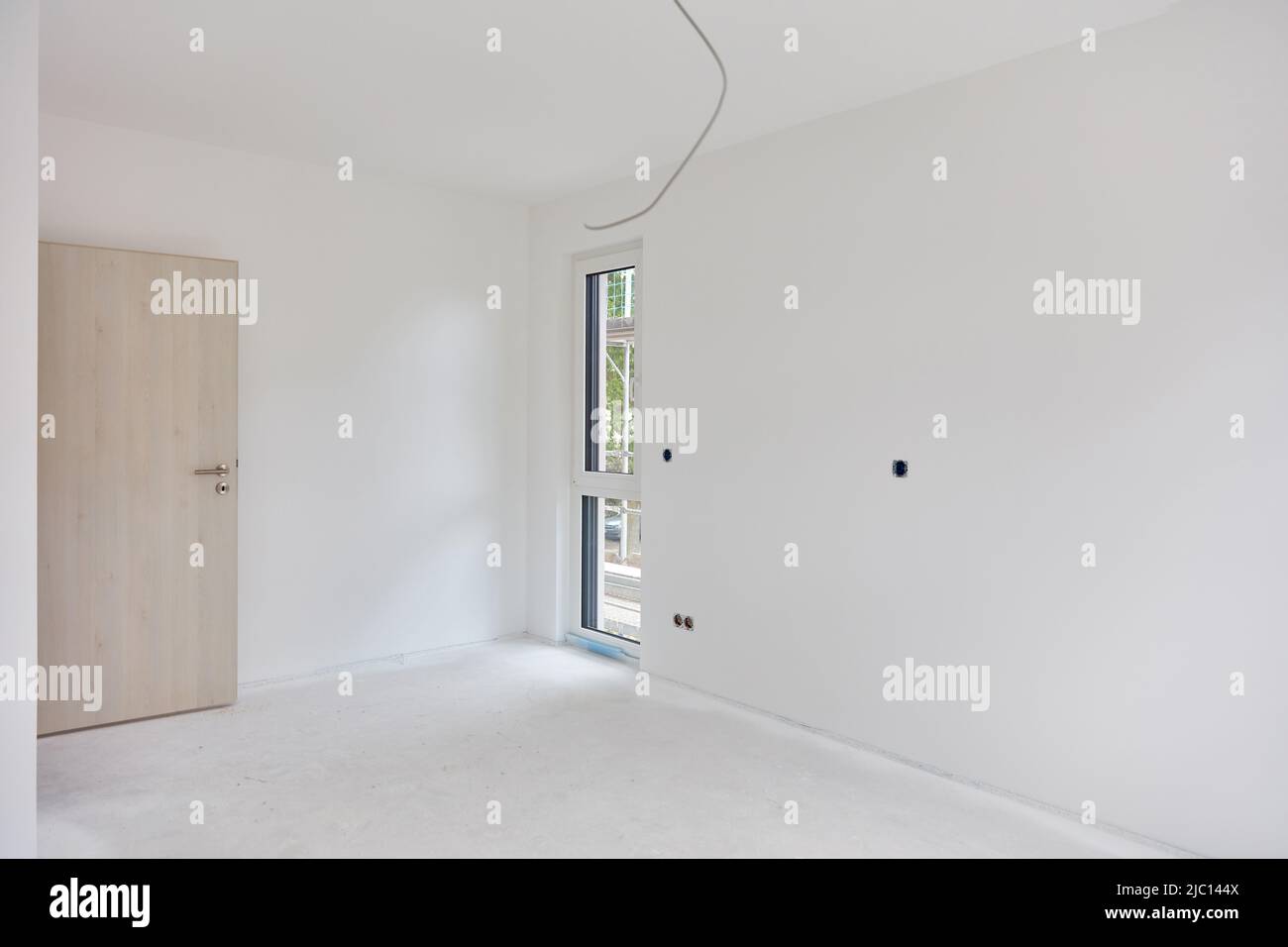 White empty room after painting work at home renovation Stock Photo - Alamy