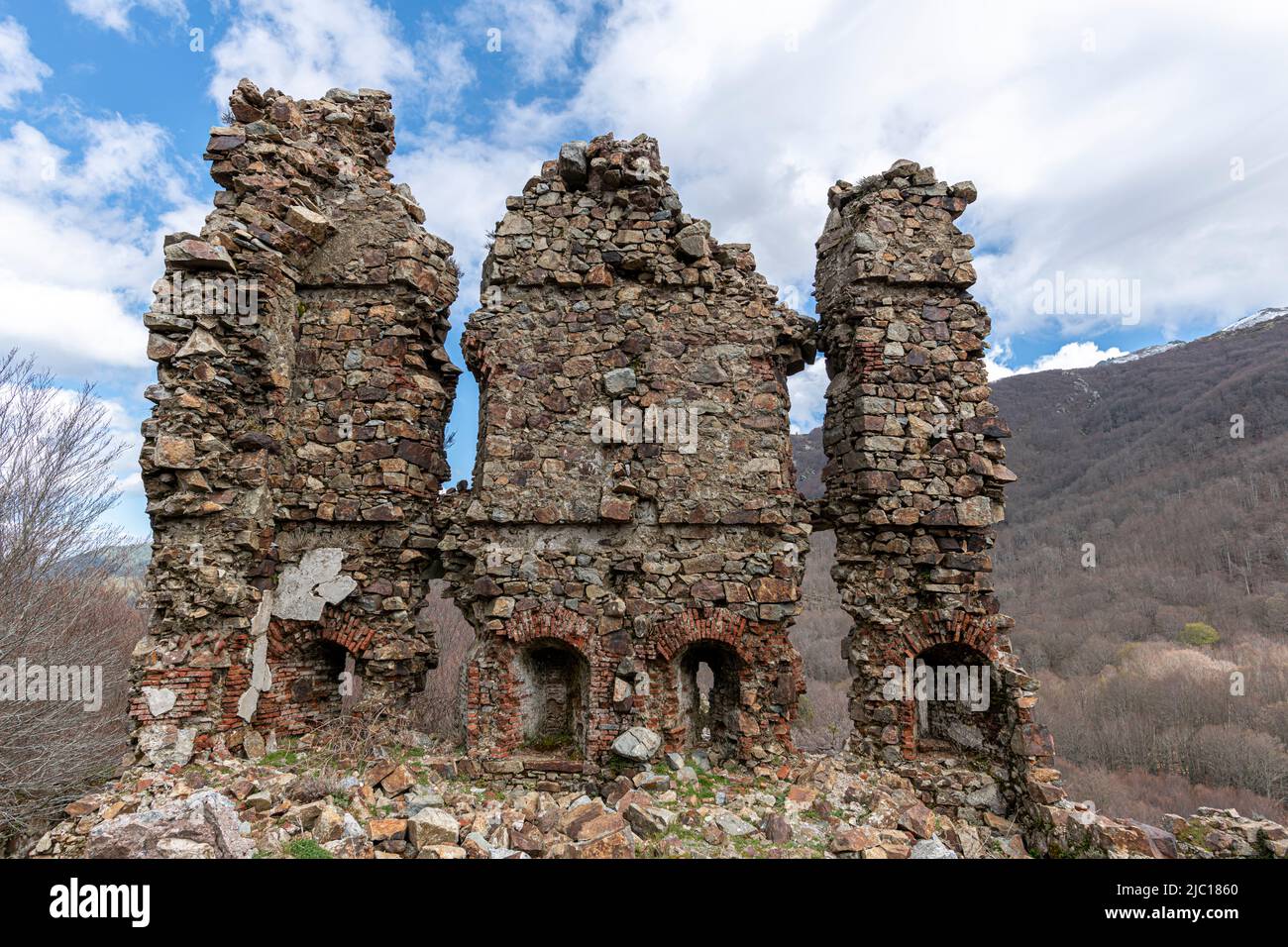 Ruins of a stone house or building Stock Photo - Alamy