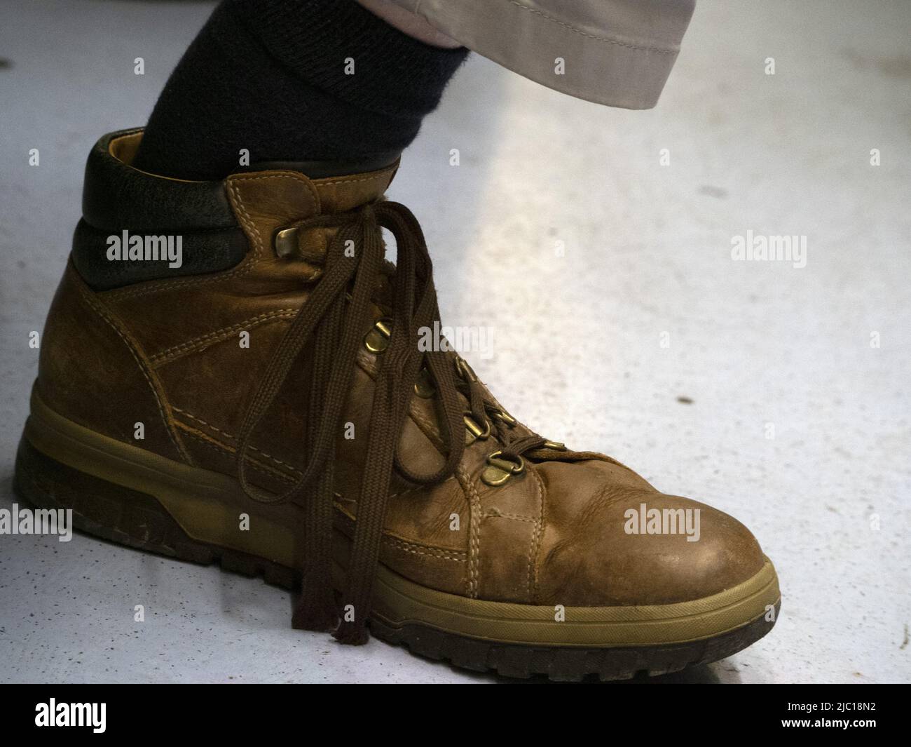 old man shoe detail wearing close up Stock Photo - Alamy
