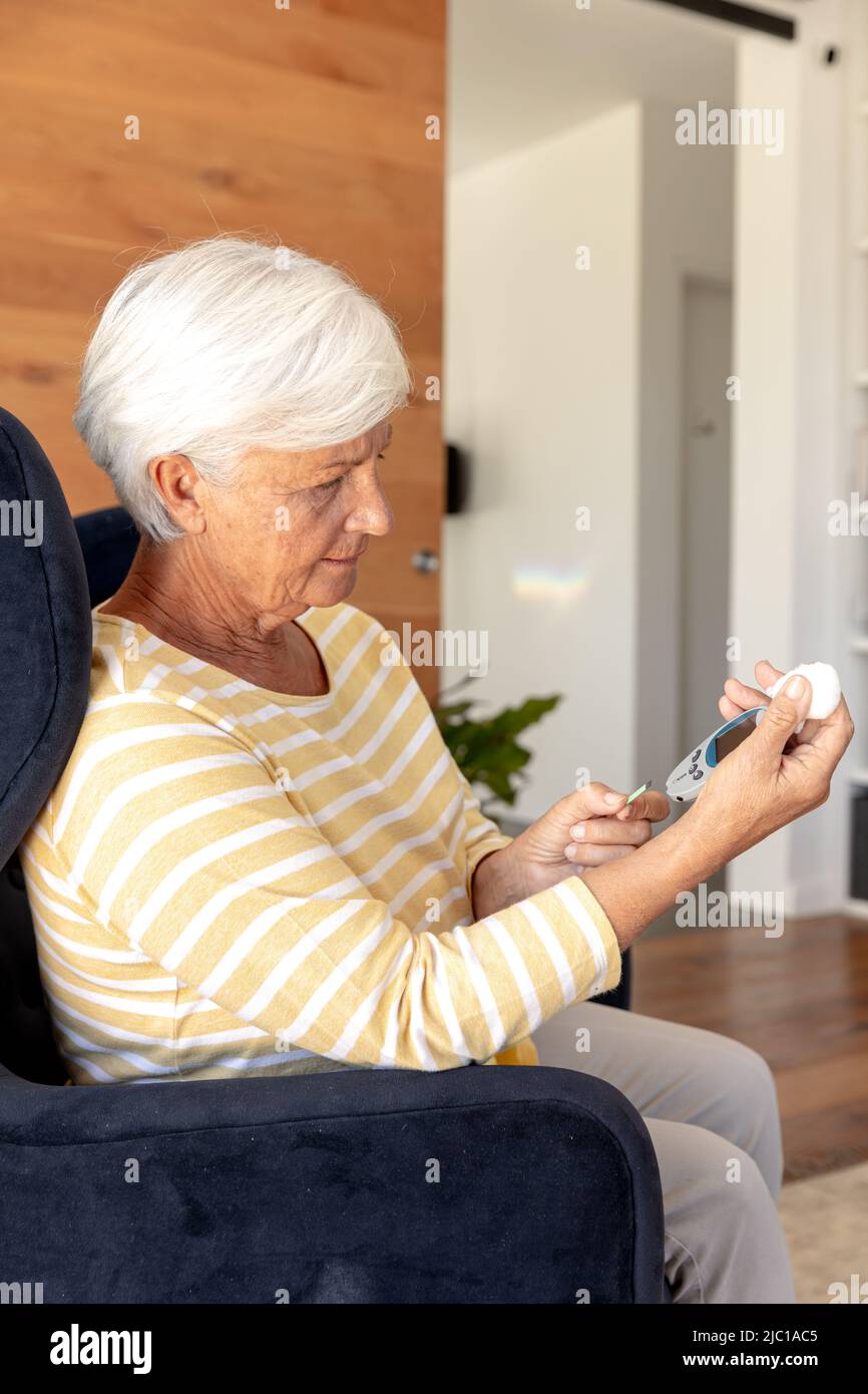 At home glucometer hi-res stock photography and images - Alamy
