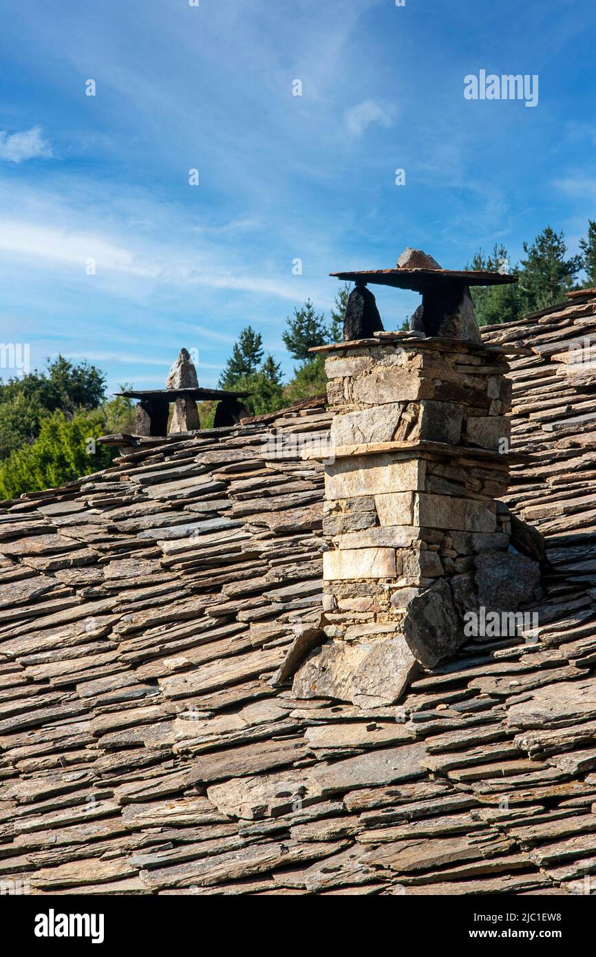 Leshten village, traditional architecture, Bulgaria, Rhodope Mountains ...