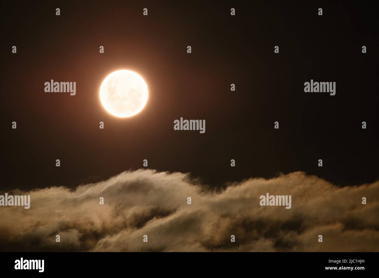 Full moon low hi-res stock photography and images - Alamy
