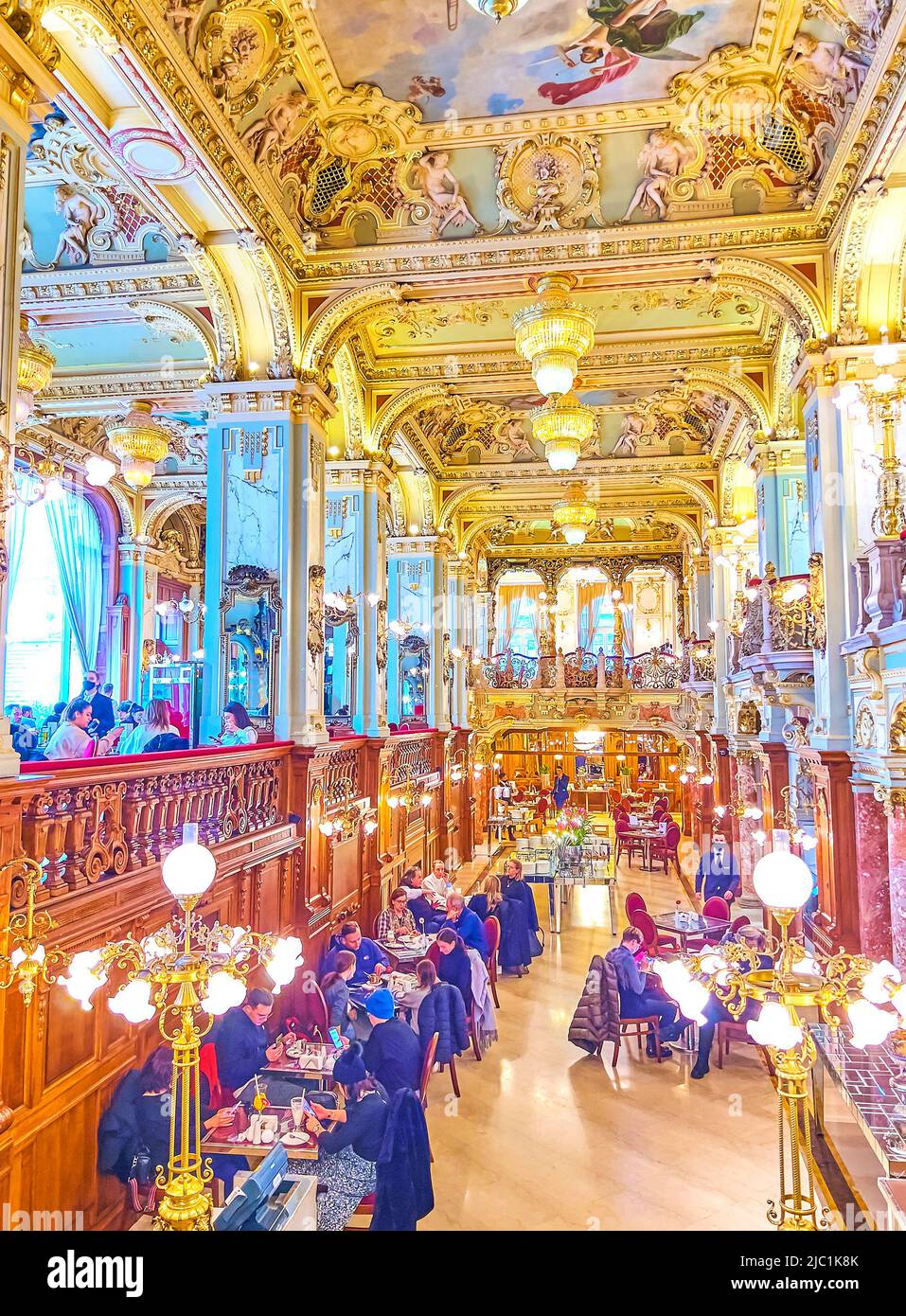Grandiose interior hi-res stock photography and images - Alamy
