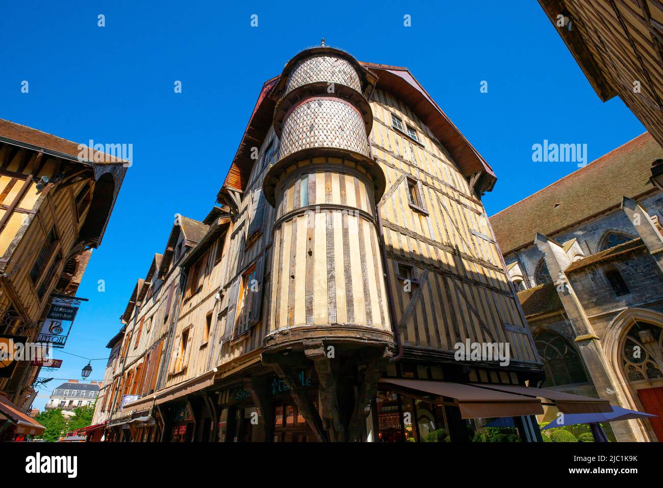 Turret medieval bakers house in the historic center of Troyes, Aube ...