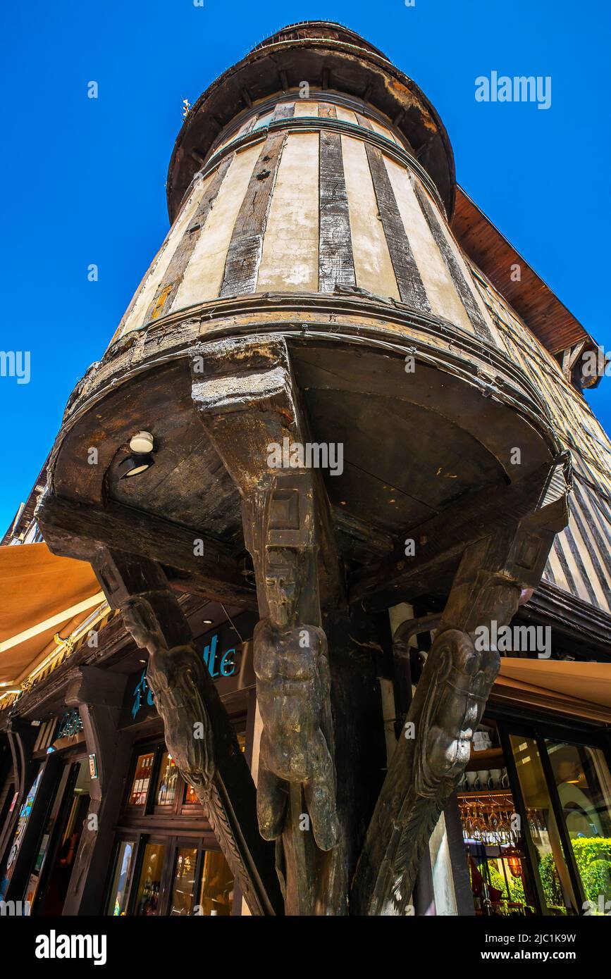 Turret medieval bakers house in the historic center of Troyes, Aube ...