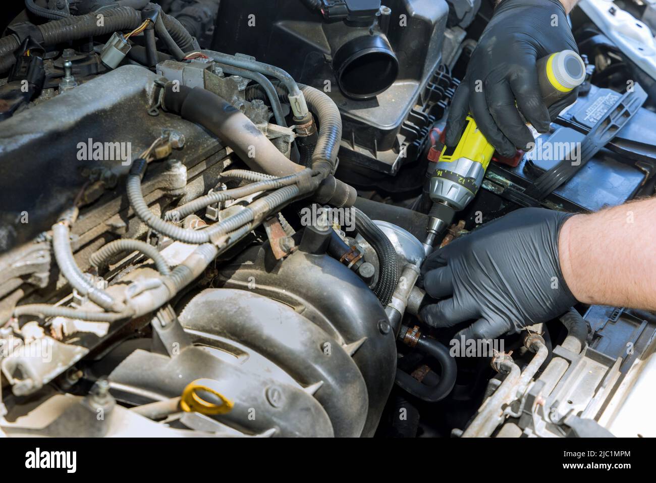 Intake manifold hi-res stock photography and images - Alamy