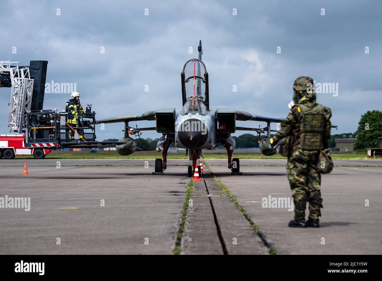 Schortens, Germany. 09th June, 2022. Soldiers take part in an NBC ...