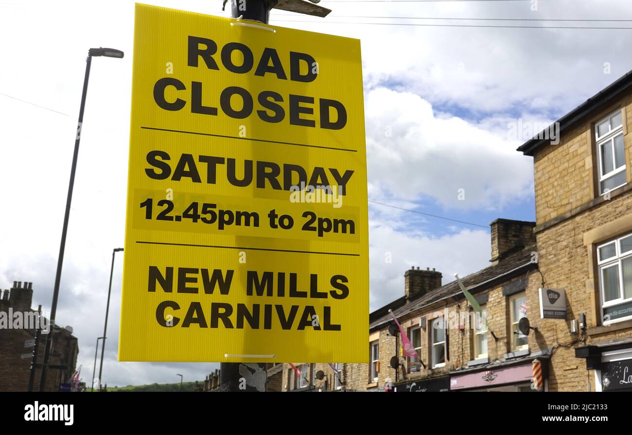 Road Closure sign Stock Photo - Alamy