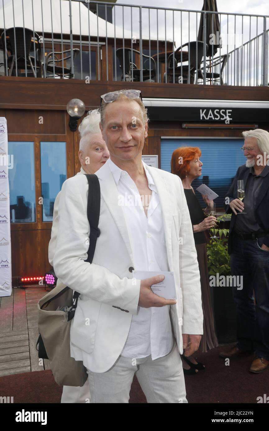 Victor Schefé beim Jubiläumsfest 30 Jahre Bar jeder Vernunft / 20 Jahre ...