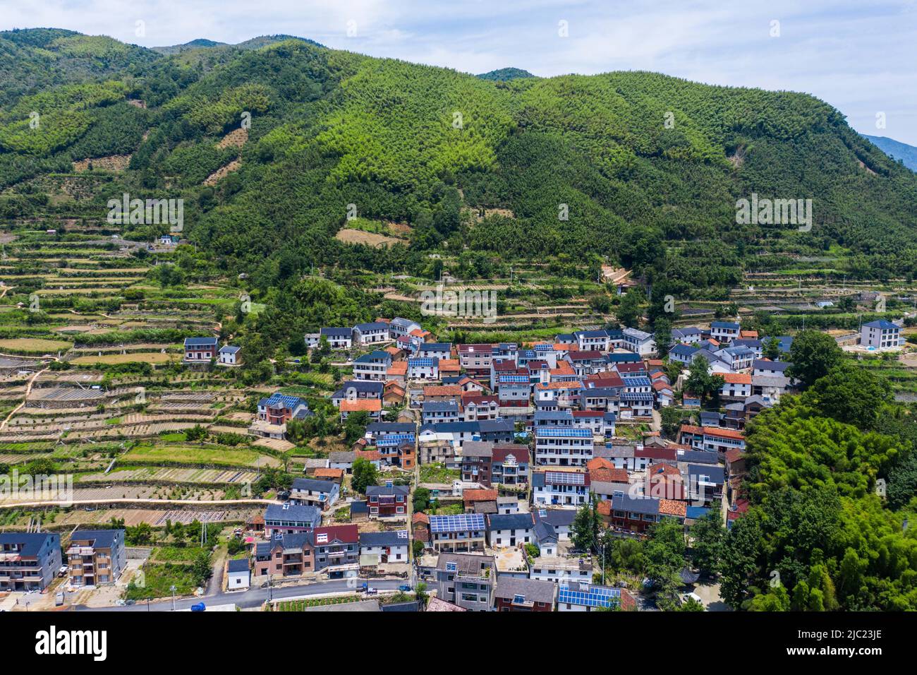 (220609) -- HANGZHOU, June 9, 2022 (Xinhua) -- Aerial photo taken on ...