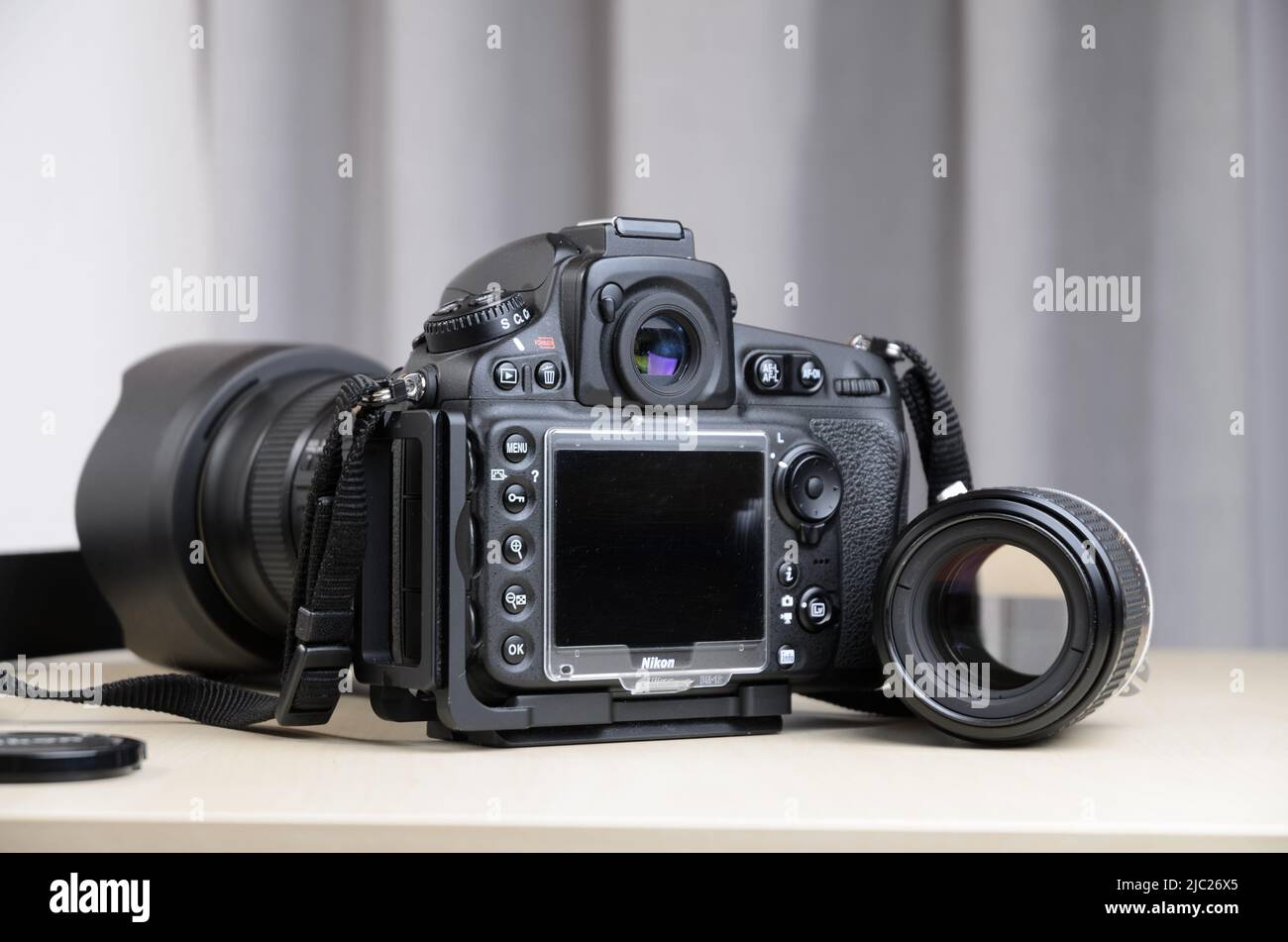 Nikon D810 DSLR digital camera with Nikkor 24-70mm 2.8 lens Stock Photo ... Nikon D810 DSLR digital camera with Nikkor 24-70mm 2.8 lens Stock Photo ...