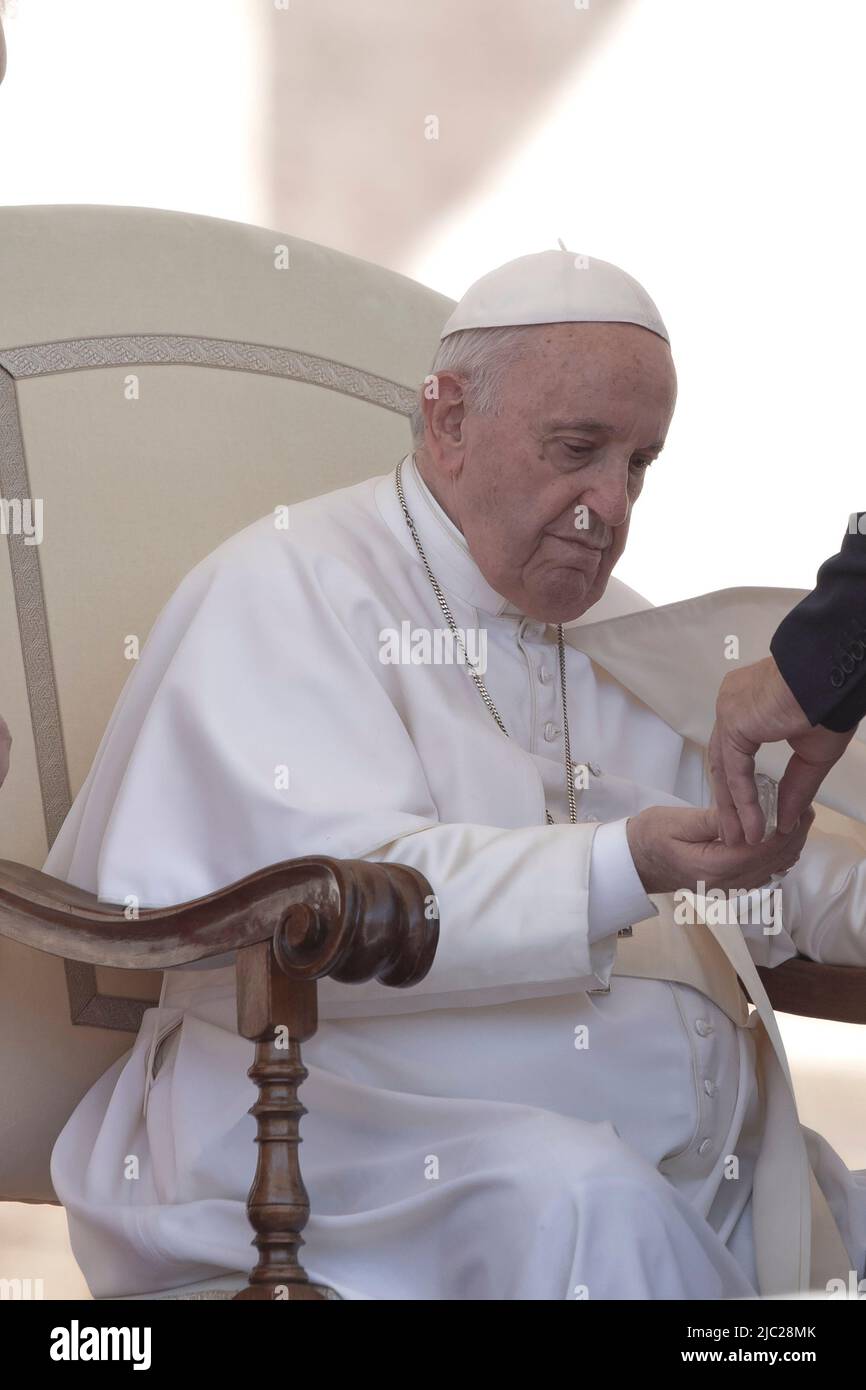 Saint francis hands hi-res stock photography and images - Alamy