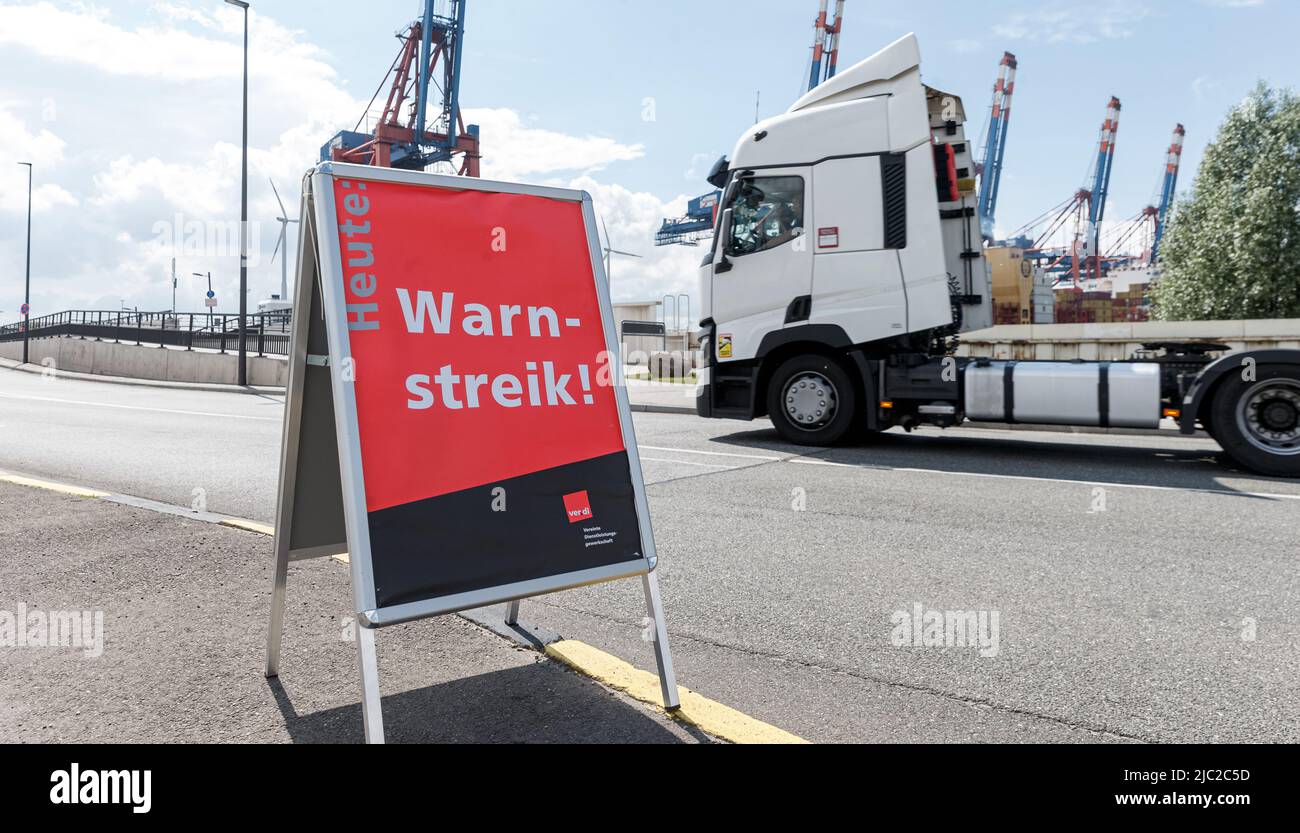 German ports strike hi-res stock photography and images - Alamy