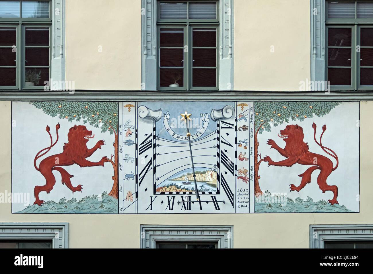 Pirna, Saxony, Germany - 18 September 2019: sundial on the facade of ...