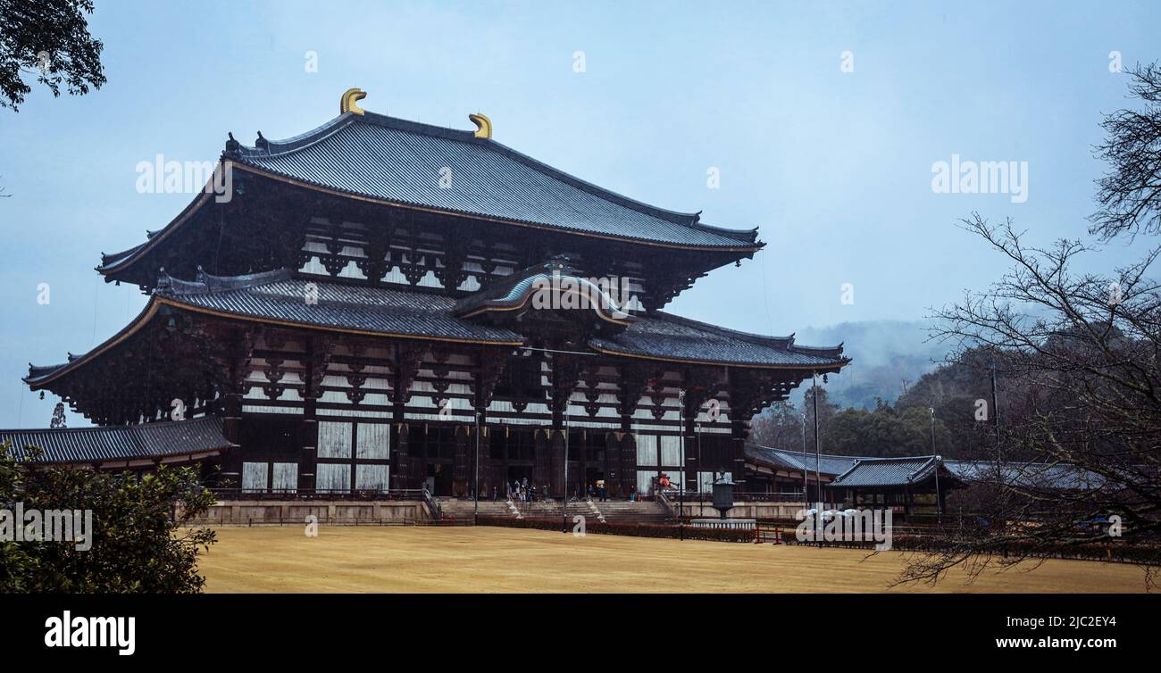 Japanese Traditional Great Buddha Hall Tōdai-ji under the Rain in Nara ...