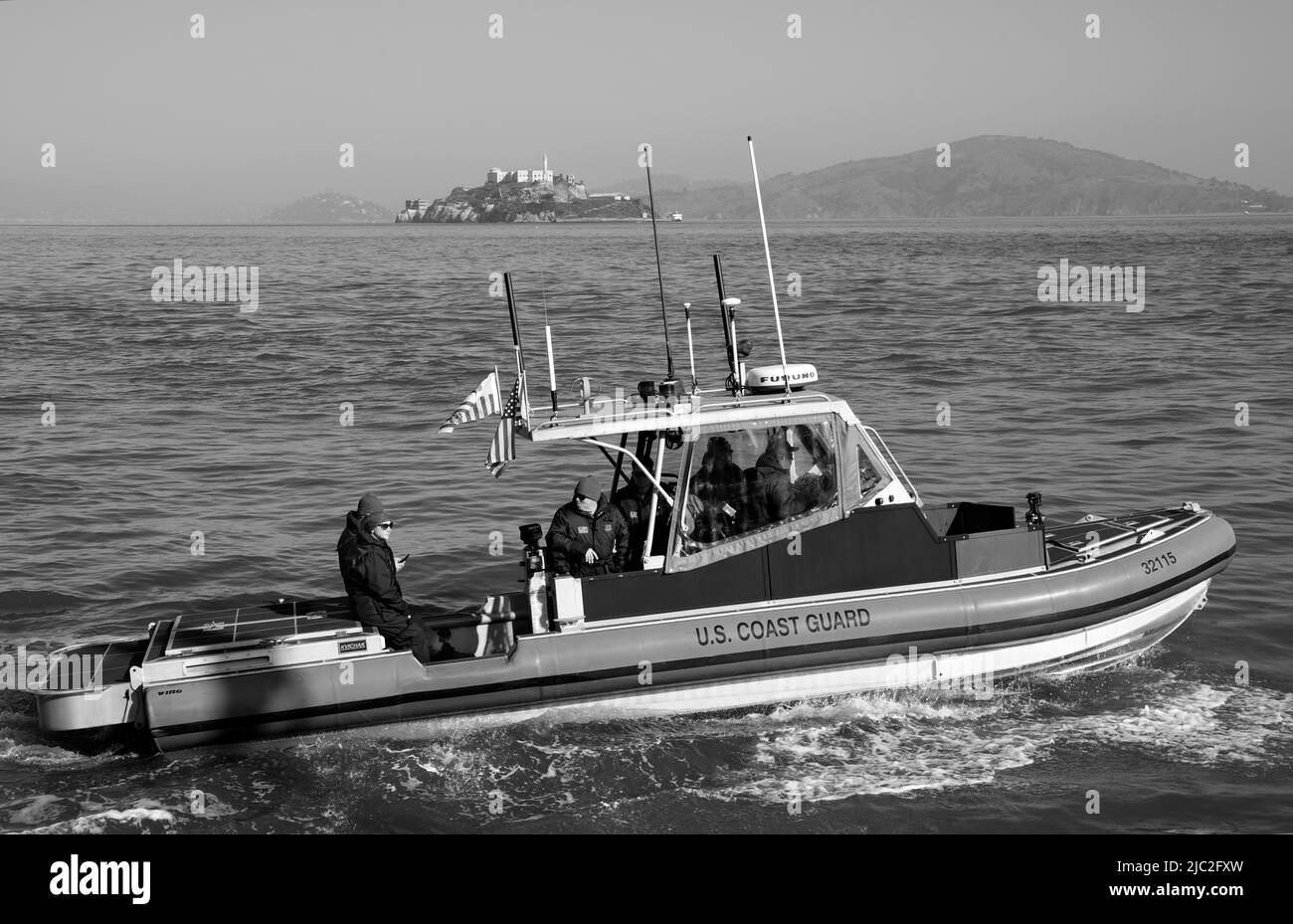Members of the U.S. Coast Guard partol California's San Francisco Bay ...