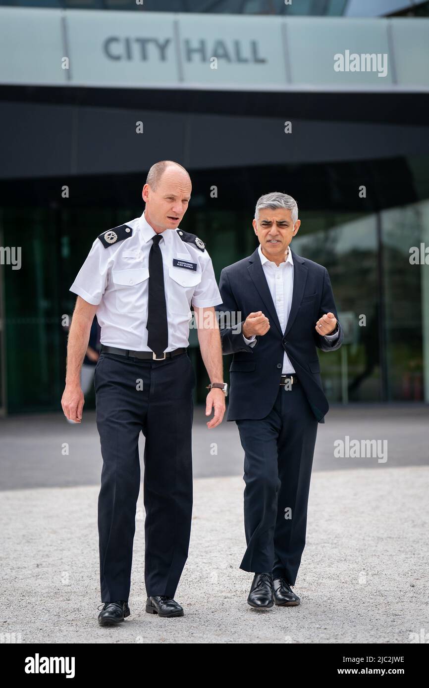 Commander alex murray police hi-res stock photography and images - Alamy