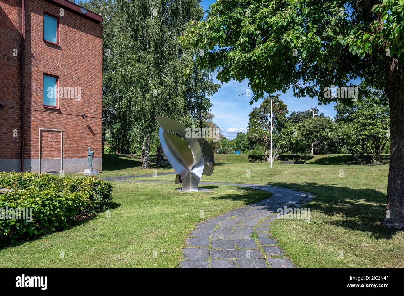 Three leaves by Elli Hemberg in stainless steel in the sculpture park ...