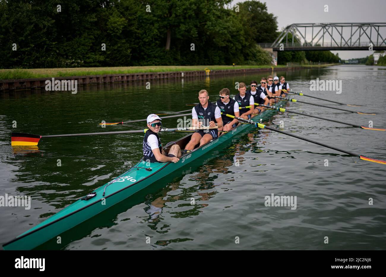 left to right helmsman Jonas WIESEN, Mattes SCHOENHERR (SchÃ¶nherr ...