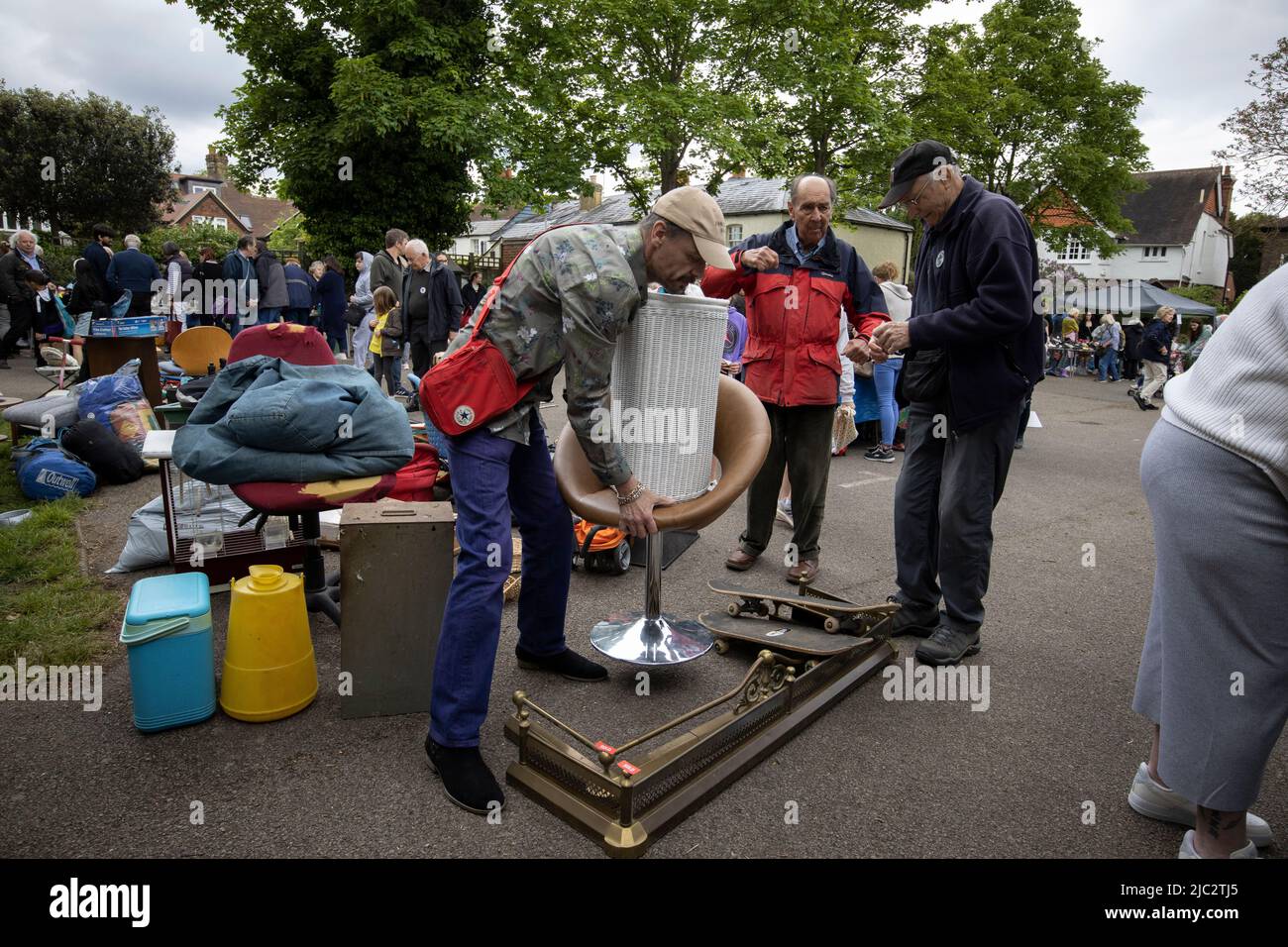 Jumble sale items hi-res stock photography and images - Alamy