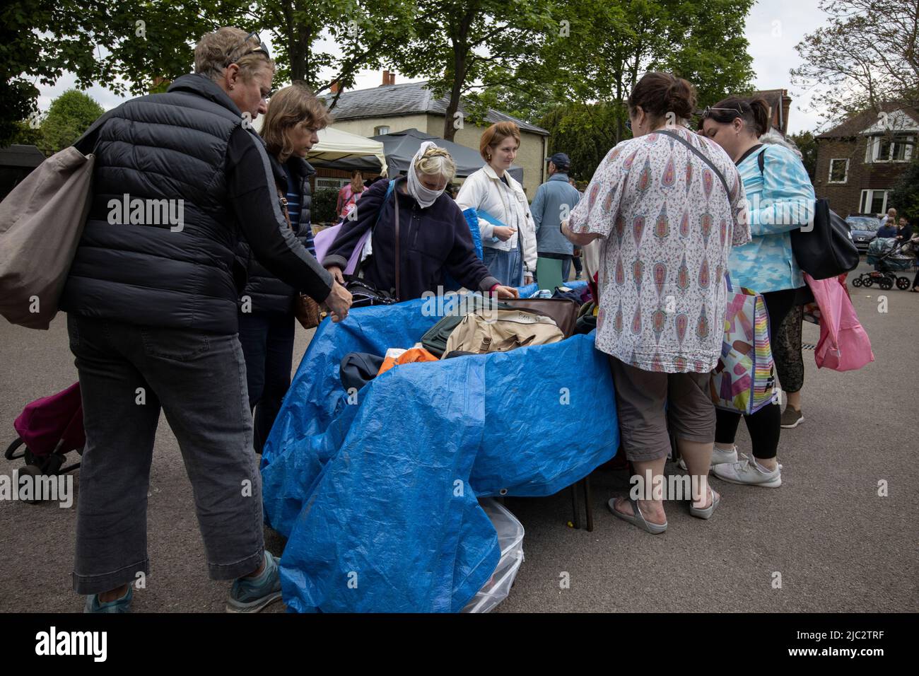 Searching items hi-res stock photography and images - Alamy
