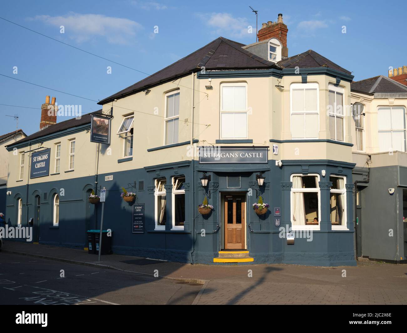 St fagans hotel hi-res stock photography and images - Alamy