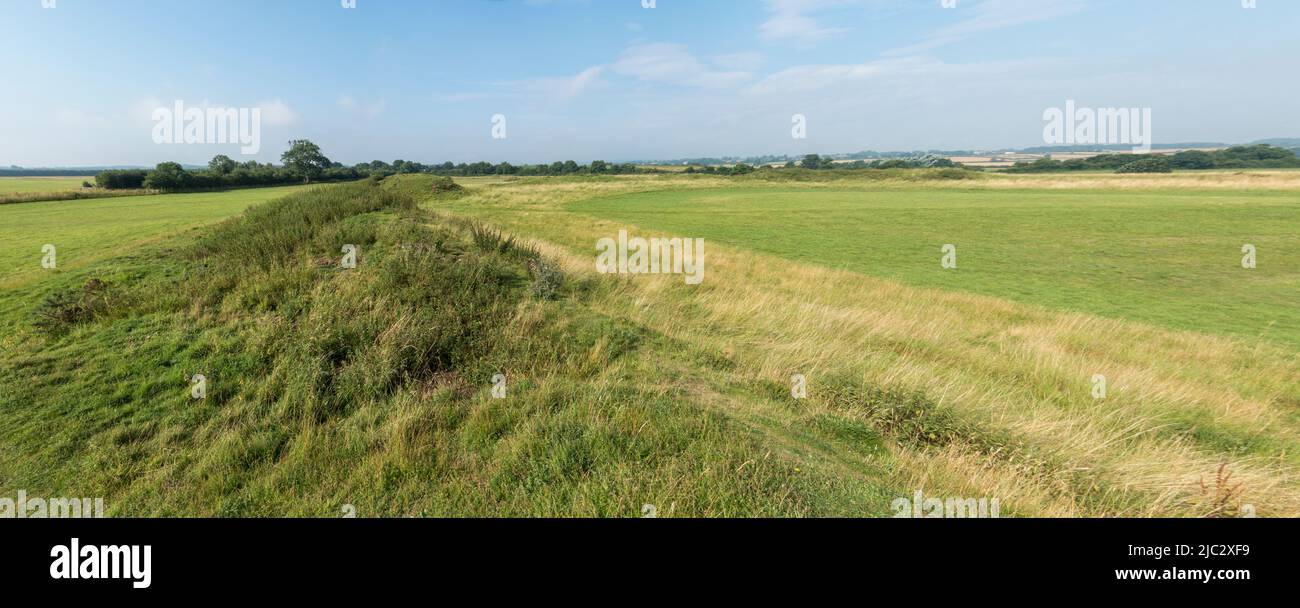 Neolithic henges hi-res stock photography and images - Alamy