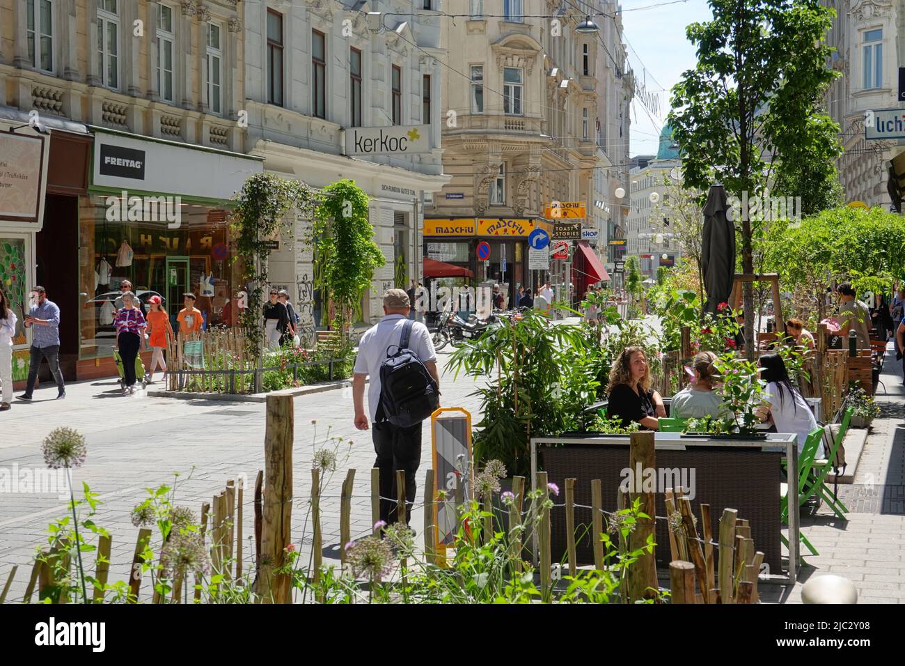 Shared green space hi-res stock photography and images - Alamy
