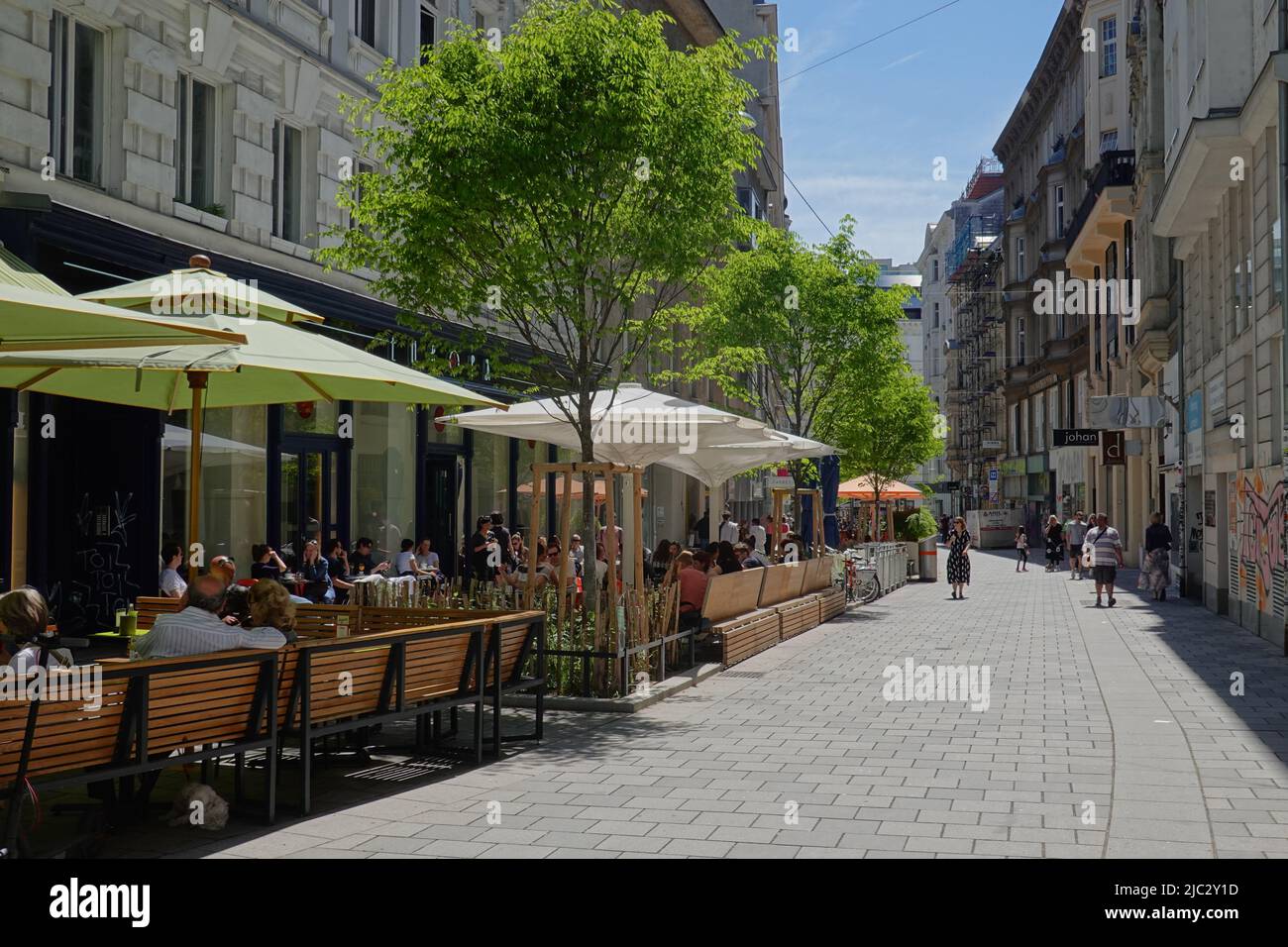 Open shared space hi-res stock photography and images - Alamy