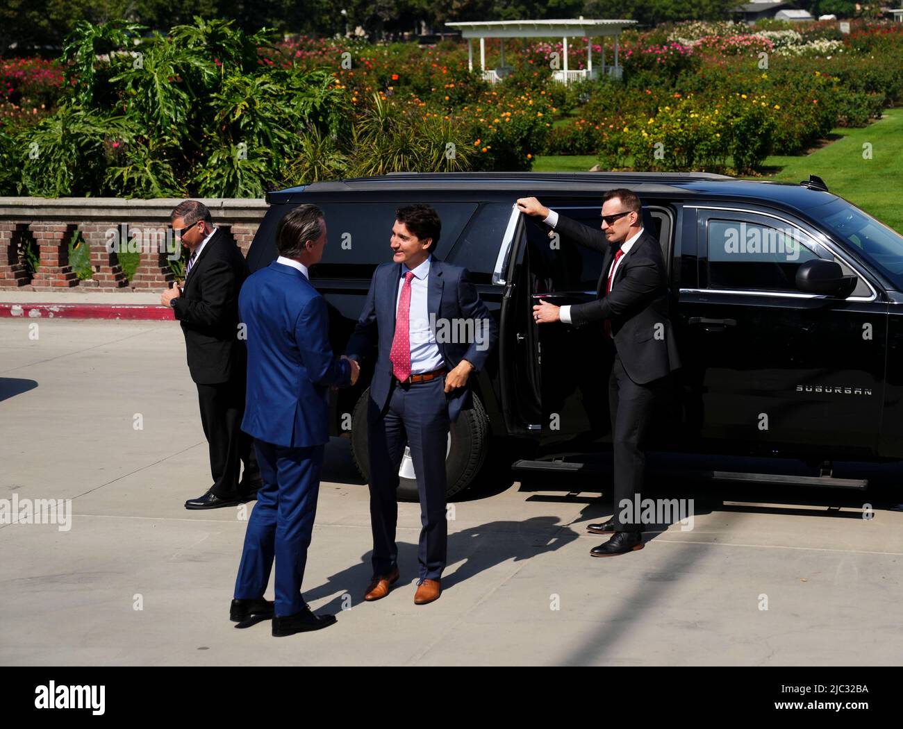 Prime Minister Justin Trudeau meets with California Governor Gavin ...