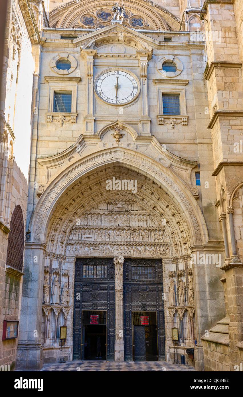 Gothic arch gate hi-res stock photography and images - Alamy