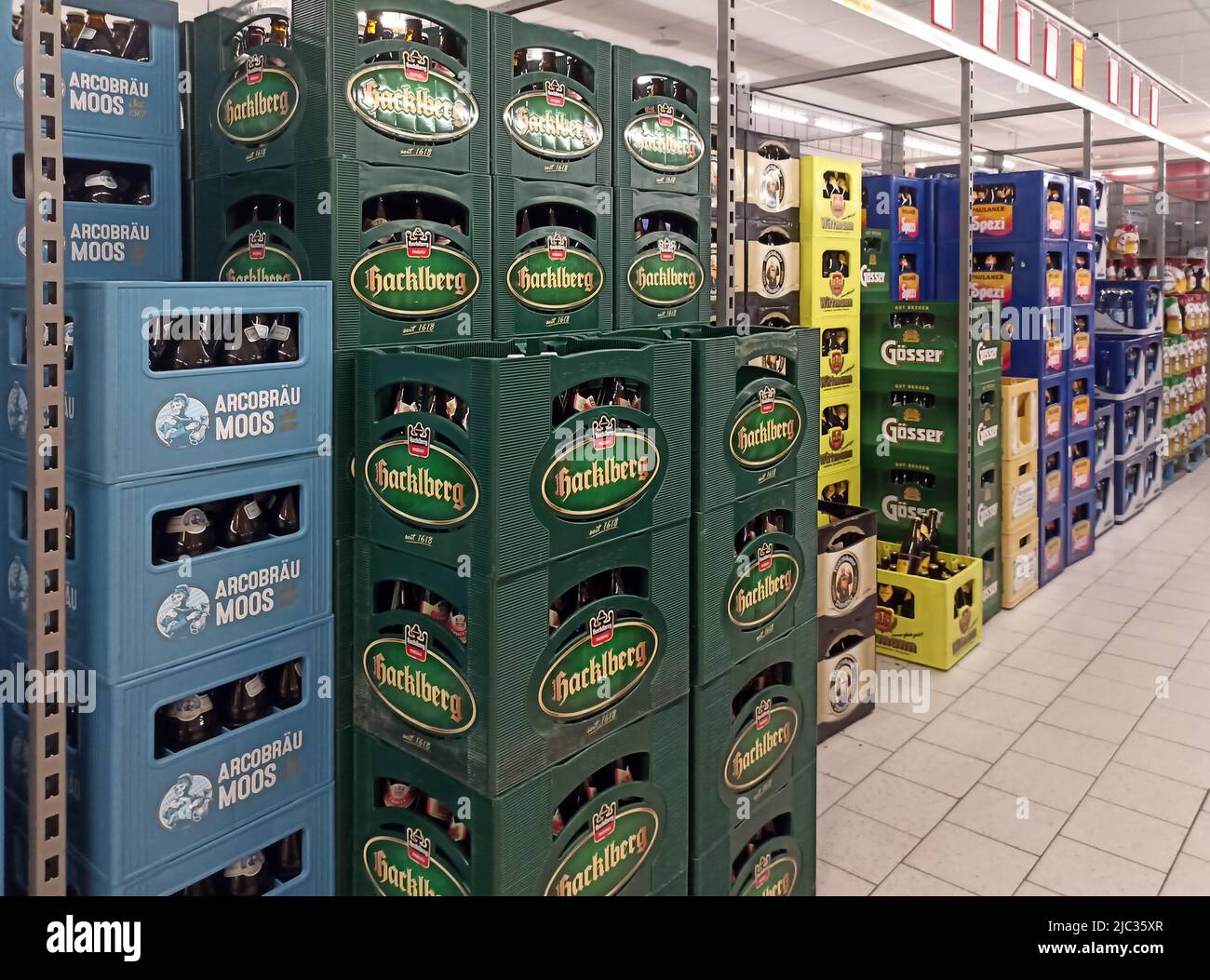 Penny store hi-res stock photography and images - Alamy